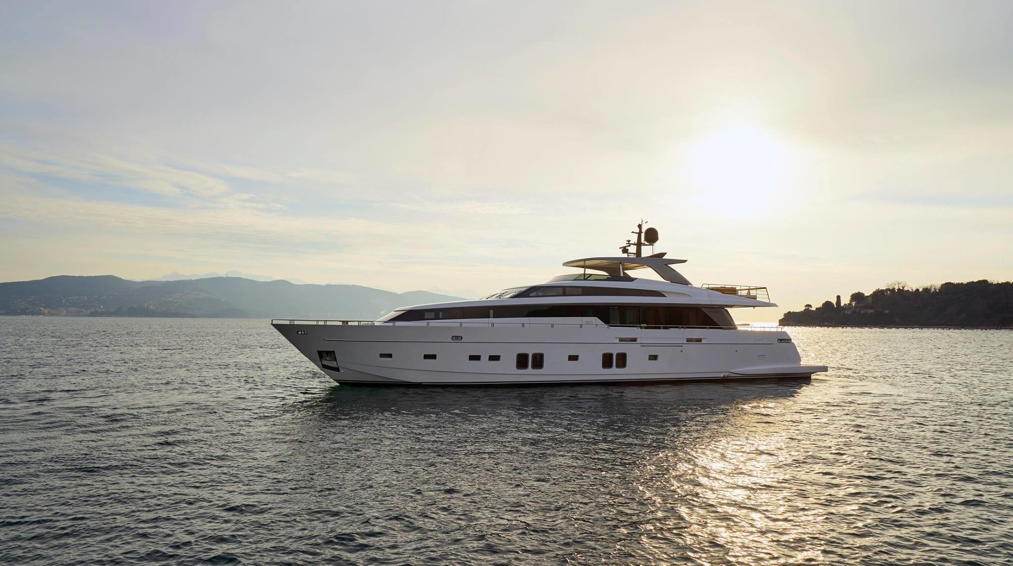 Yacht INDIGO, Fipa Italiana Yachts - Cbi Navi | CHARTERWORLD Luxury ...